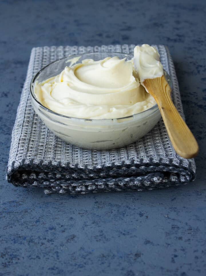 Not Too Sweet Cream Cheese Frosting