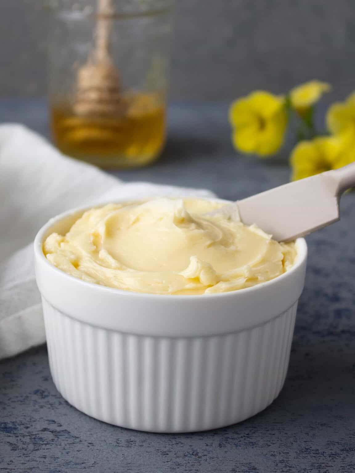 Homemade Honey Butter for Cornbread Biscuits and Rolls